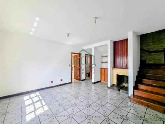 Excelente casa á venda no bairro Jardim Primavera em Poços de Caldas MG