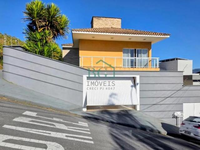 Excelente casa á venda no bairro no bairro Jardim Planalto em Poços de Caldas MG