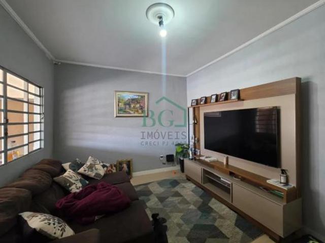 Excelente casa á venda no bairro Santa Maria em Poços de Caldas MG