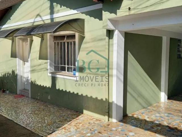 Excelente casa à venda no bairro Santa Rosália Poços de Caldas MG