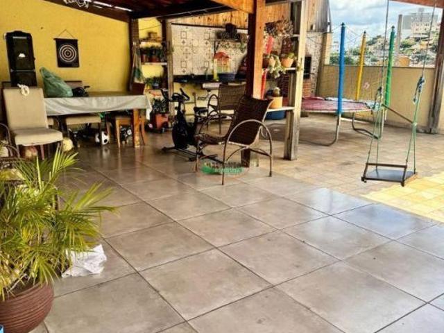 Excelente casa à venda no bairro Salgado Filho, Belo Horizonte!