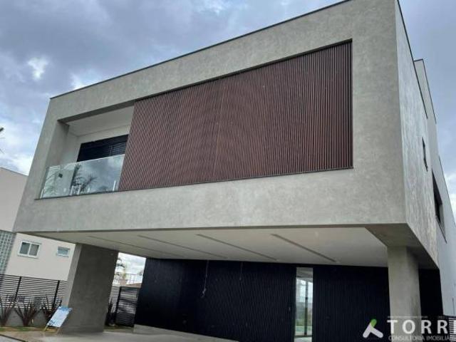 Excelente Casa à venda no Condomínio Alphaville Nova Esplanada I, em Votorantim/SP