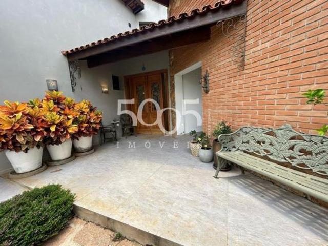 Excelente casa à venda no condomínio Monte Belo em Salto com 470m2 de construção e 1912m2 de terreno