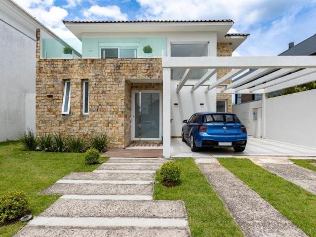 Excelente Casa à Venda no Condomínio Terra Ville