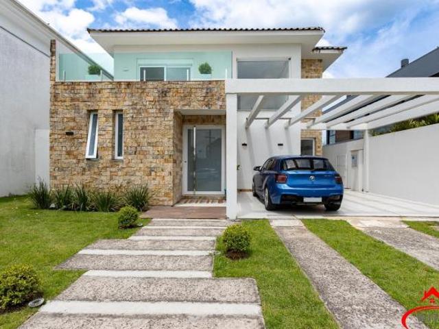 Excelente Casa à Venda no Condomínio Terra Ville