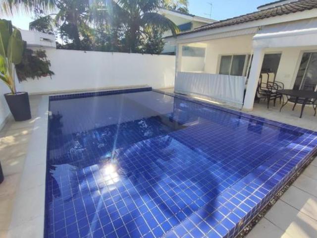 Excelente Casa á venda no Jardim Acapulco no Guarujá | QVista Inteligência Im.