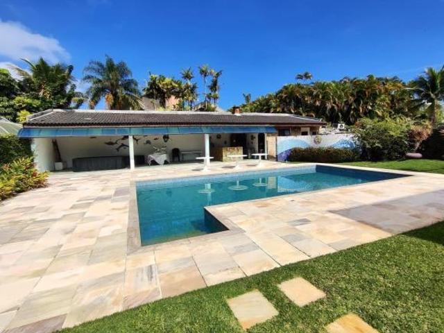 Excelente Casa á venda no Jardim Acapulco no Guarujá | QVista Inteligência Im.
