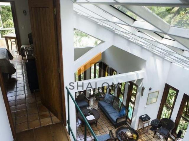 Excelente Casa à Venda no Jardim Iolanda: Conforto, Amplitude e Segurança em Meio à Natureza