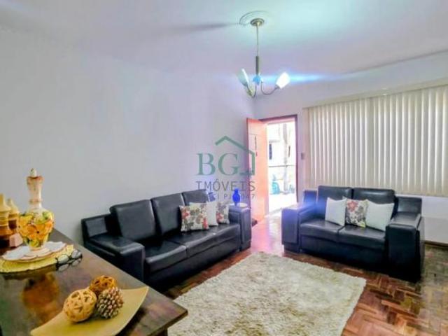 Excelente casa á venda no Jardim Ipê em Poços de Caldas MG