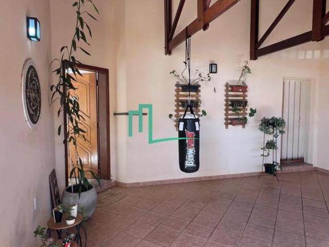 EXCELENTE CASA À VENDA NO JARDIM NOEMIA