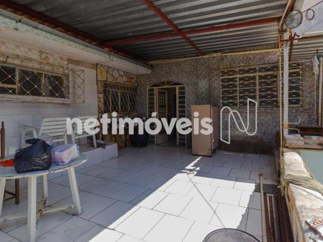 Excelente Casa à Venda no Sagrada Família, Belo Horizonte – Oportunidade Imperdível!