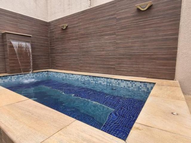Excelente casa à venda com 3 quartos 1suíte e piscina