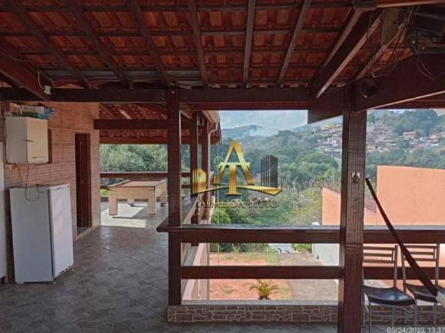 Excelente Casa à Venda com Área de Lazer com Piscina e Churrasqueira 722 m² de Área de Terreno em