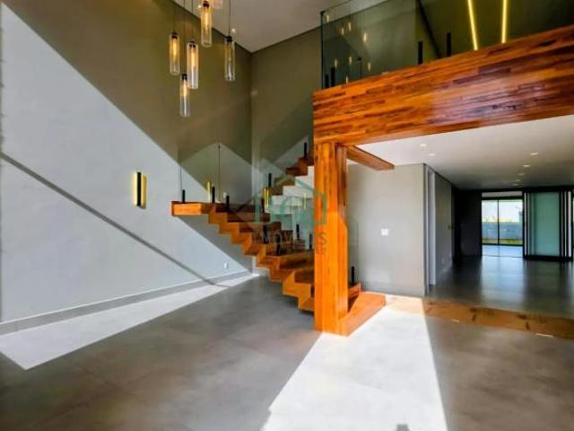 Excelente casa á venda de alto padrão condomínio fechado em Poços de Caldas MG