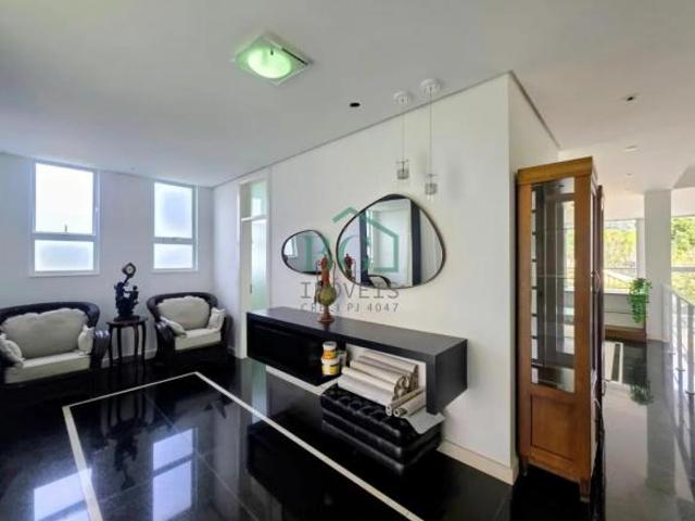 Excelente casa á venda de alto padrão condomínio fechado em Poços de Caldas MG