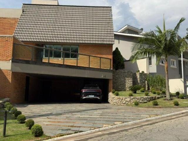 EXCELENTE CASA A VENDA EM ALPHAVILLE