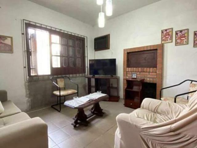 Excelente Casa à Venda em Amplo Terreno de 502m²