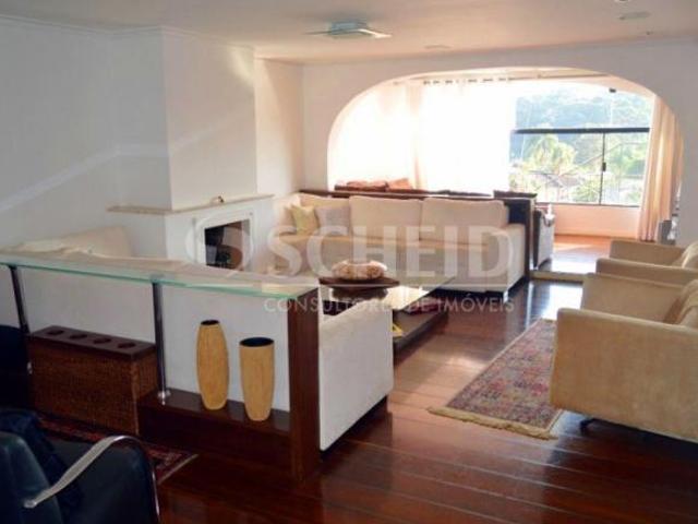 Excelente casa á venda em Condomínio