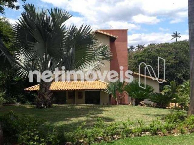 Excelente Casa à Venda em Condomínio Fechado com Habite se e Vista para a Serra
