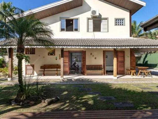 Excelente casa a venda em condominio fechado em Ubatuba