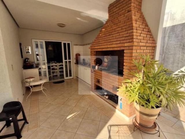 Excelente casa à venda em condomínio no Jardim Santa Marcelina, em Campinas/SP
