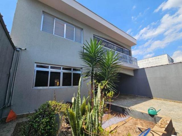 EXCELENTE CASA À VENDA EM JORDANÉSIA, 3 QUARTOS 1 SUÍTE E 4 VAGAS EM CAJAMAR/SP