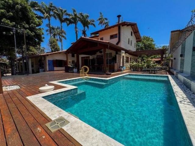 Excelente casa à venda em região nobre, Parque Vivamar Ubatuba
