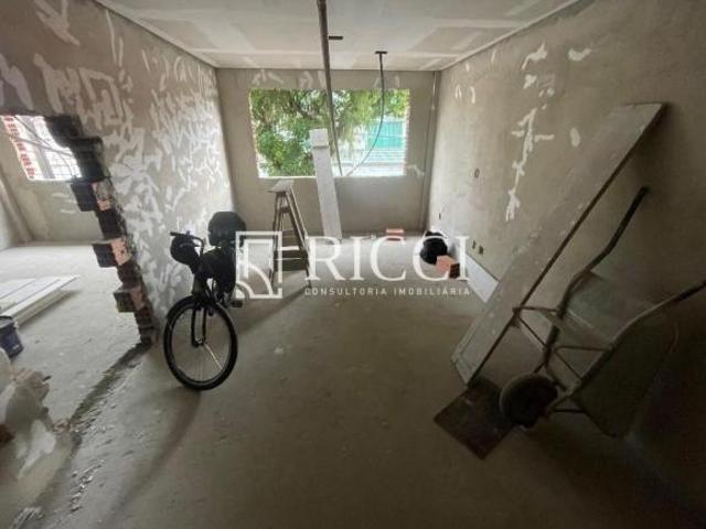 Excelente Casa à Venda em Santos SP, na Ponta da Praia, 3 Quartos, 2 Suítes, 1 Sala, 4 Banheiros, 2