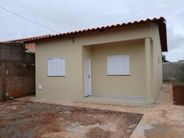 EXCELENTE CASA À VENDA – QD 19 RUA 10 – CONJUNTO HABITACIONAL OURO VERDE