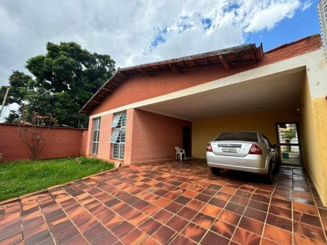 Excelente Casa à Venda 3 quartos, sendo 1 suíte no Setor Leste Universitário em Goiânia Go