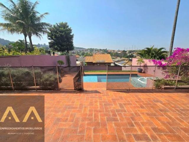 EXCELENTE CASA ALPHAVILLE REFORMADA, GRANDE ÁREA DE LAZER, SUPER COMPLETA