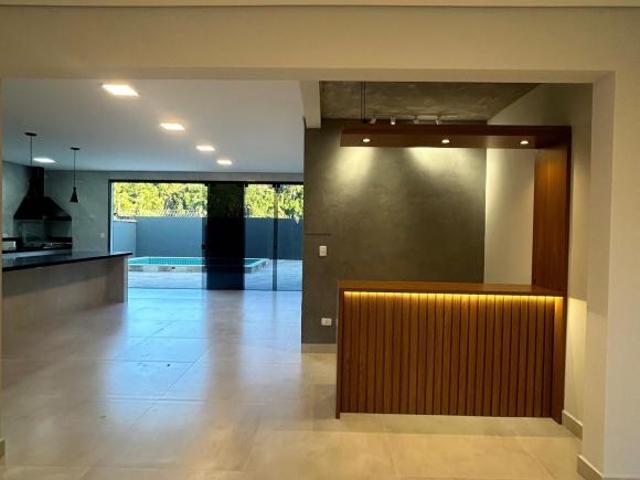 Excelente casa alto padrão a Venda na região central de Ubatuba SP
