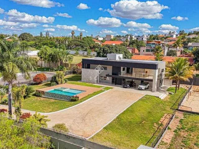 EXCELENTE CASA ALTO PADRÃO DE 05 QUARTOS NA QUADRA 04 – PARK WAY