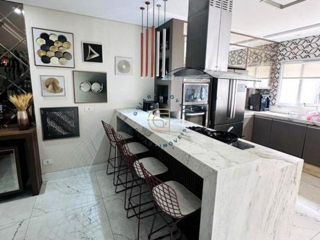 EXCELENTE CASA AMPLA COM QUINTAL EM CONDOMINIO FECHADO NO XAXIM