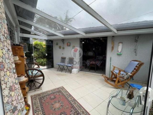 Excelente casa, ampla, jardim de inverno, churrasq