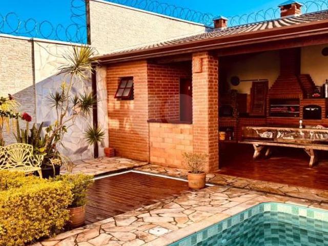Excelente Casa Assobradada à Venda no Bairro Recanto Verde Cotia/SP