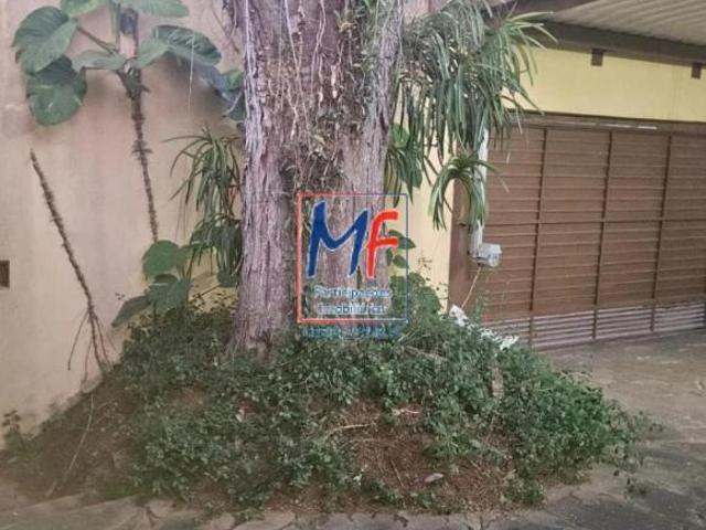 Excelente Casa Campo Belo, com 300 m² a.u, 4 dormitórios sendo 3 suítes, 4 banheiros, sala ampl