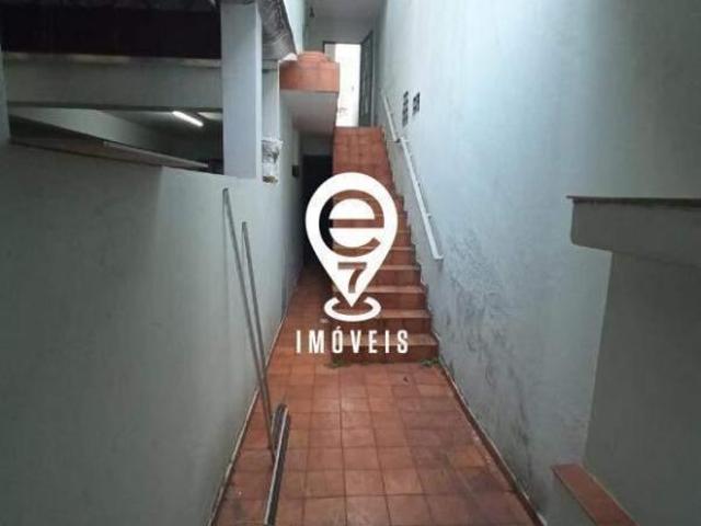 Excelente casa com 3 dorm. 1 suíte 4 vagas de garagem à venda