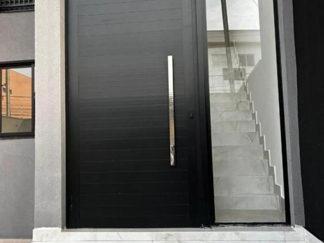 EXCELENTE CASA COM 3 DORMITORIOS