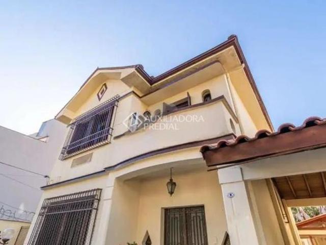 Excelente casa com 3 dormitórios e 2 vagas de garagem à venda na Azenha!
