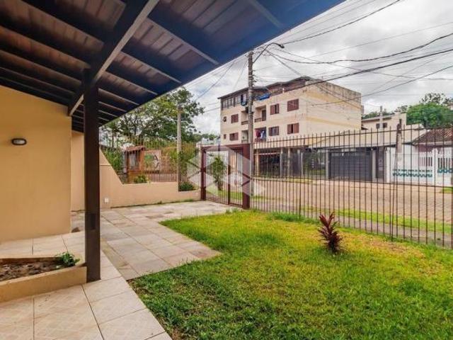 Excelente casa com 3 dormitórios no Bairro Espírito Santo, Zona Sul de Porto Alegre