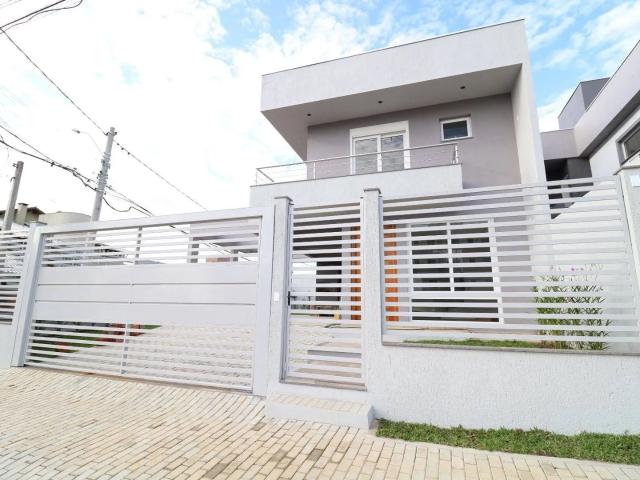 Excelente Casa com 3 dormitórios sendo um suíte para locação, em ótima localização no Bairro Santo