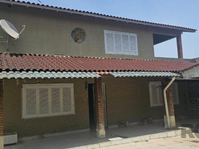 Excelente casa com 3 quartos non bairro Guaruja
