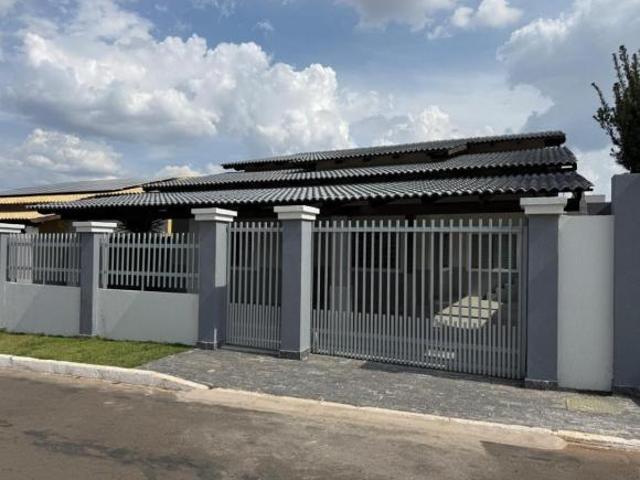 EXCELENTE CASA COM 3 QUARTOS EM VICENTE PIRES