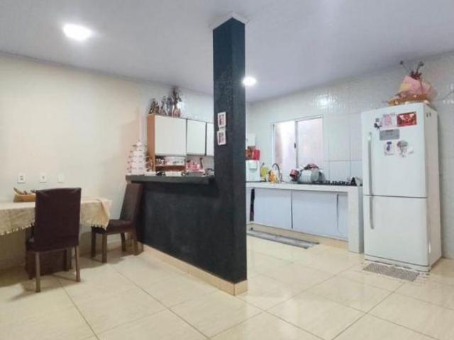 EXCELENTE CASA COM 3 QUARTOS, SUITE, ITAIPU 81 ACEITA TROCA
