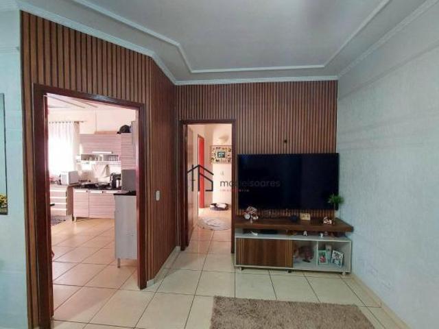 Excelente casa com 3 quartos, sala de estar, sala de luz, copa, cozinha com planejados, quintal gran