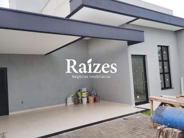 Excelente casa com 3 quartos sendo 1 suíte no Laranjeiras