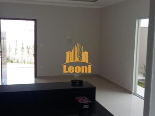 Excelente casa com 3 quartos sendo 1 suíte + piscina + área gourmet
