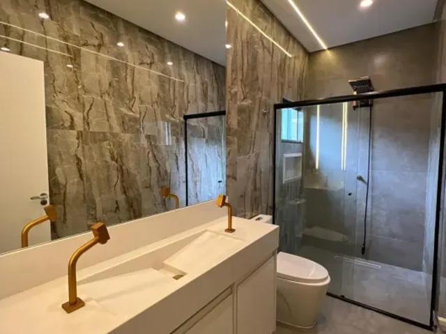 Excelente Casa com 3 Suítes em Condomínio Privativo