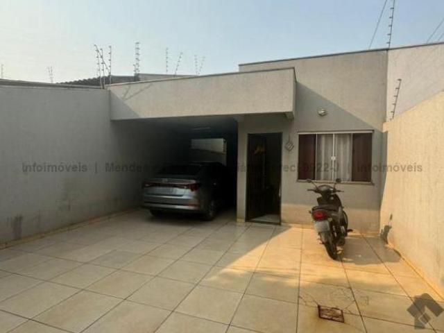 Excelente casa com 02 quartos